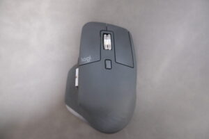 【レビュー】MX MASTER3sは使いにくい？1年使った使用感をレビュー｜おすすめの方や使い方を解説